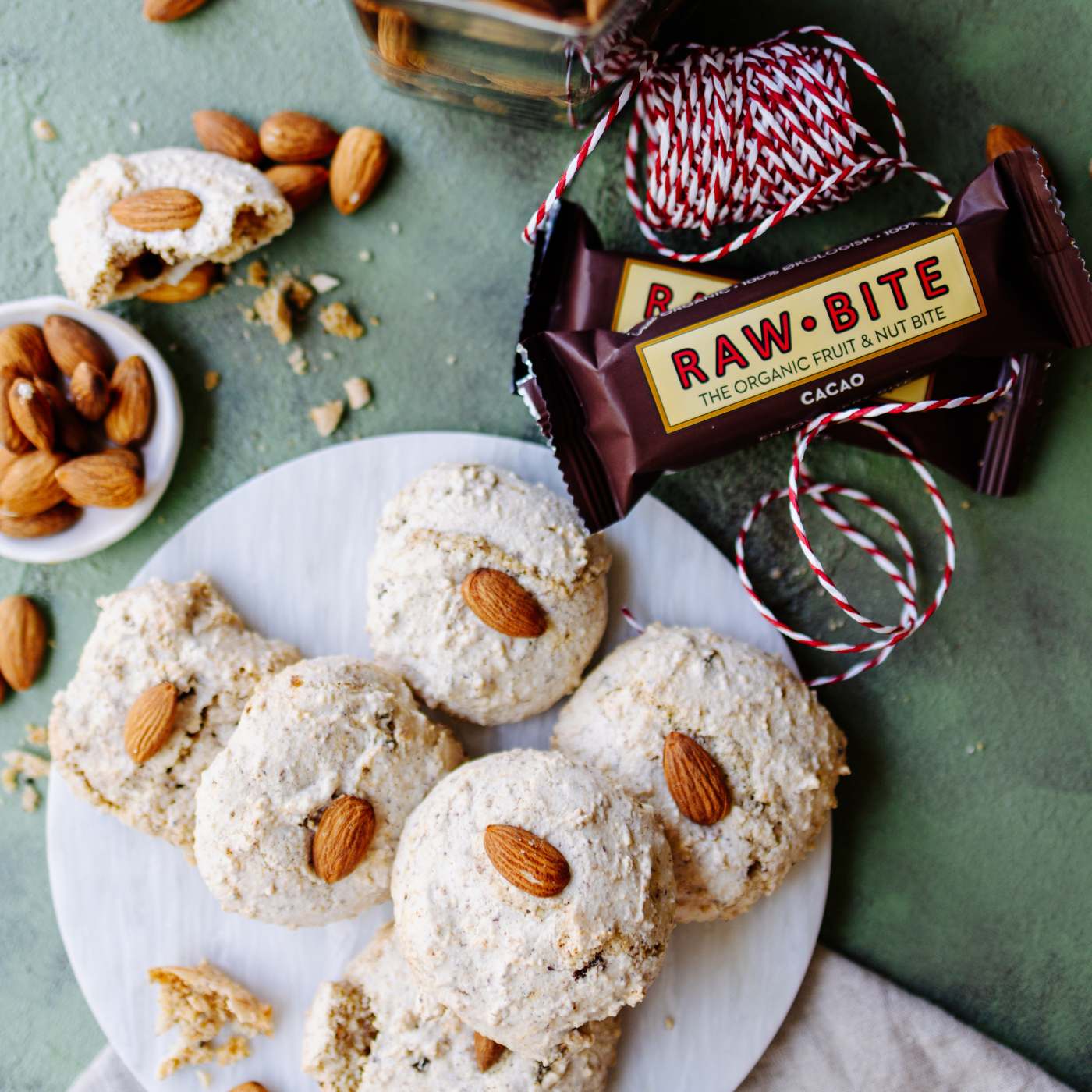 Vegan Cookies: Delicious Almond Macaroons with RAWBITE – rawbite.com